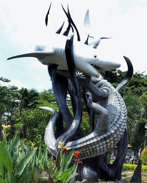 Berburu Foto Patung Suro dan Boyo di Kota Surabaya - ZUCKICI.COM