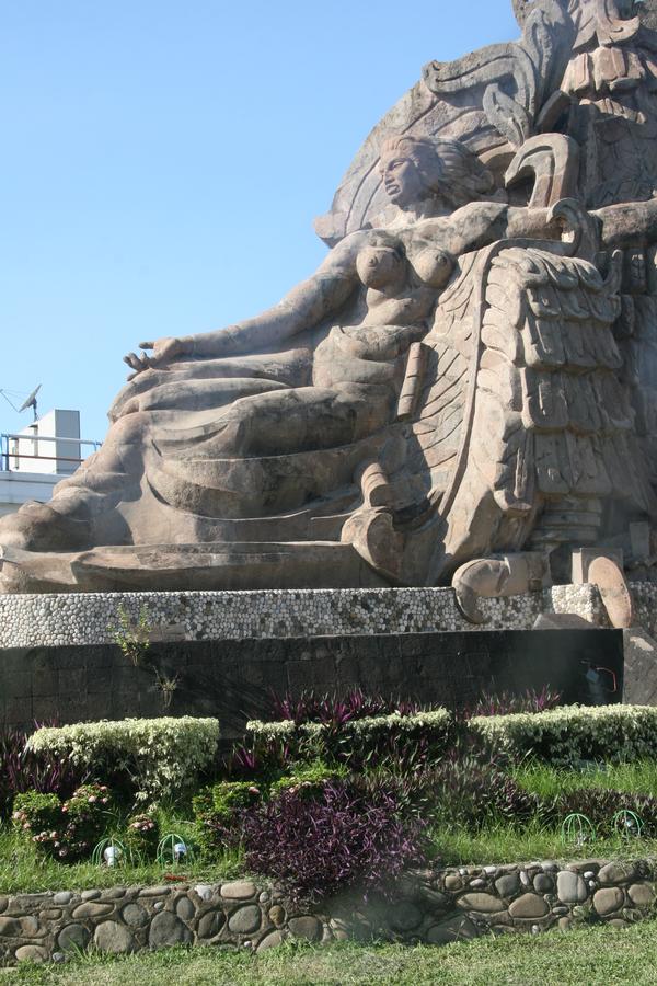 MONUMENTO "LA CHICHONA"