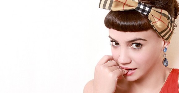 CUT LIKE A ROLLING STONE: Elogio del flequillo "rolinga" (1ª nota)