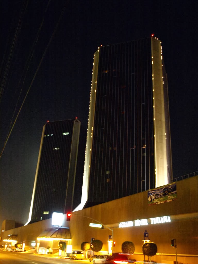 TIJUANA : Grand Hotel Tijuana (Torres Agua Caliente)