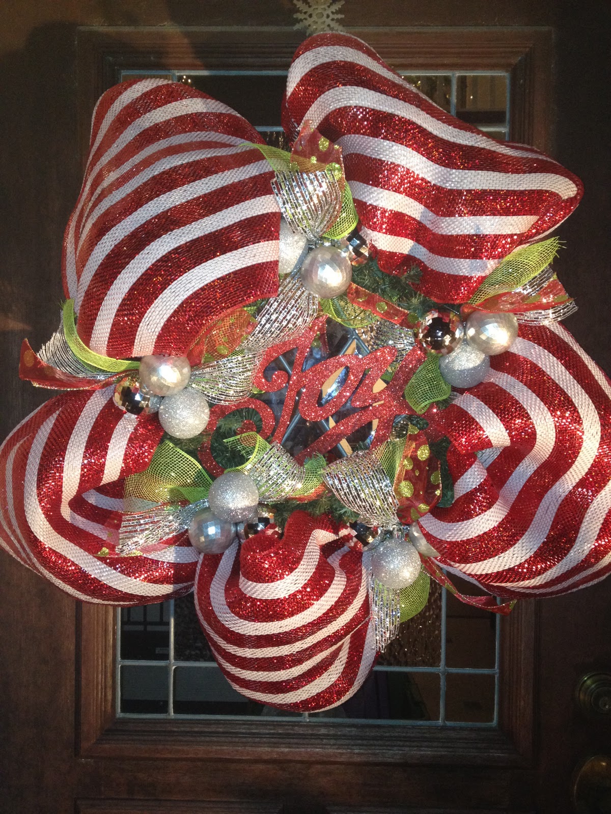 Engineering Life and Style: Wreaths, Wreaths.....And More Wreaths