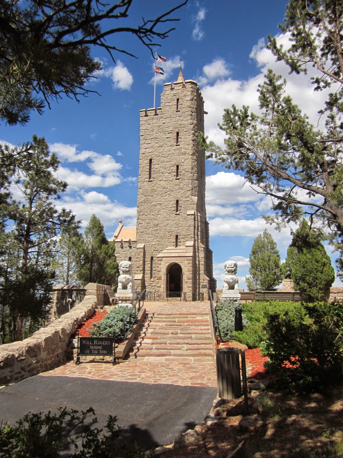 The Land of Melting Shadows: Road Trip - Shrine of the Sun