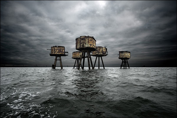 Beautiful Places on the Earth : The Maunsell Sea Forts In England