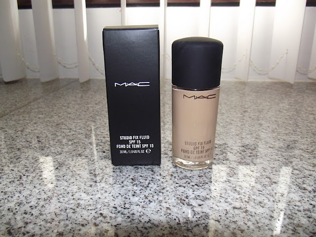 Bisou Bisou: Testei : Base Studio Fix Mac cor NW 15