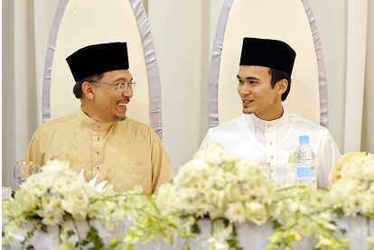 Anak lelaki Najib tolong ayah berkempen - CariDotMy