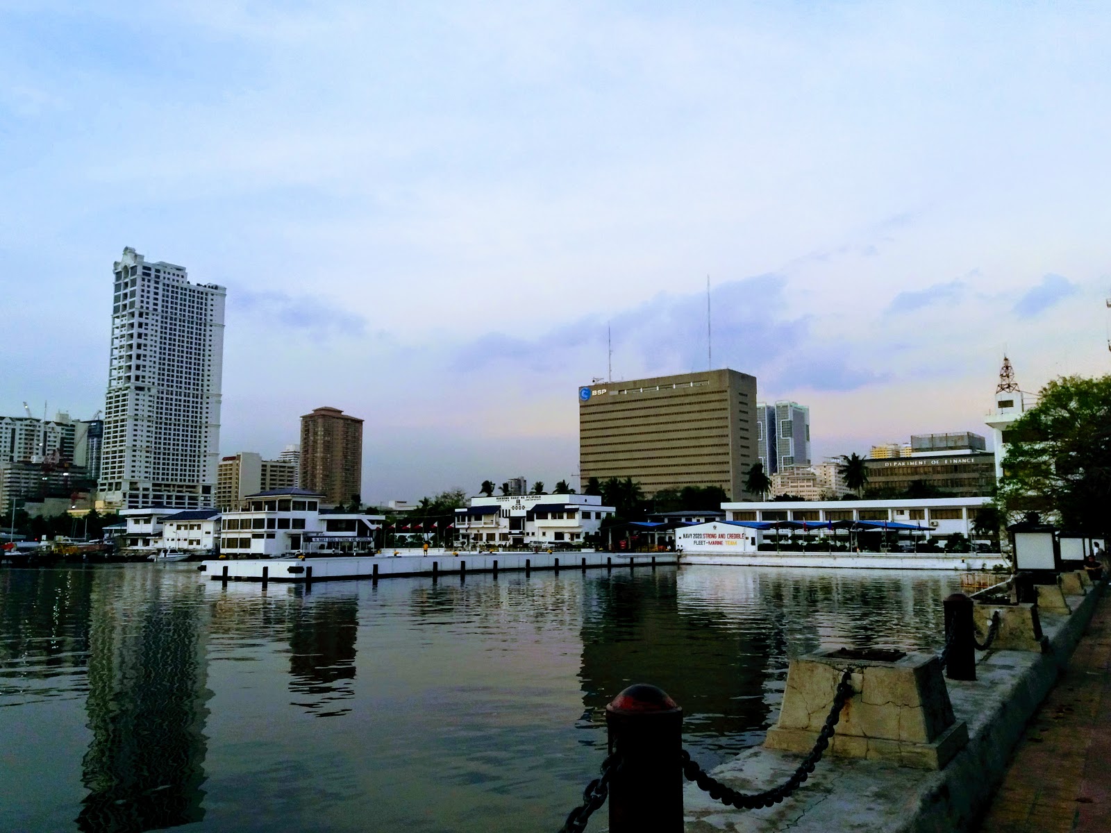 iStar-Tariray: Manila Bay at it's best