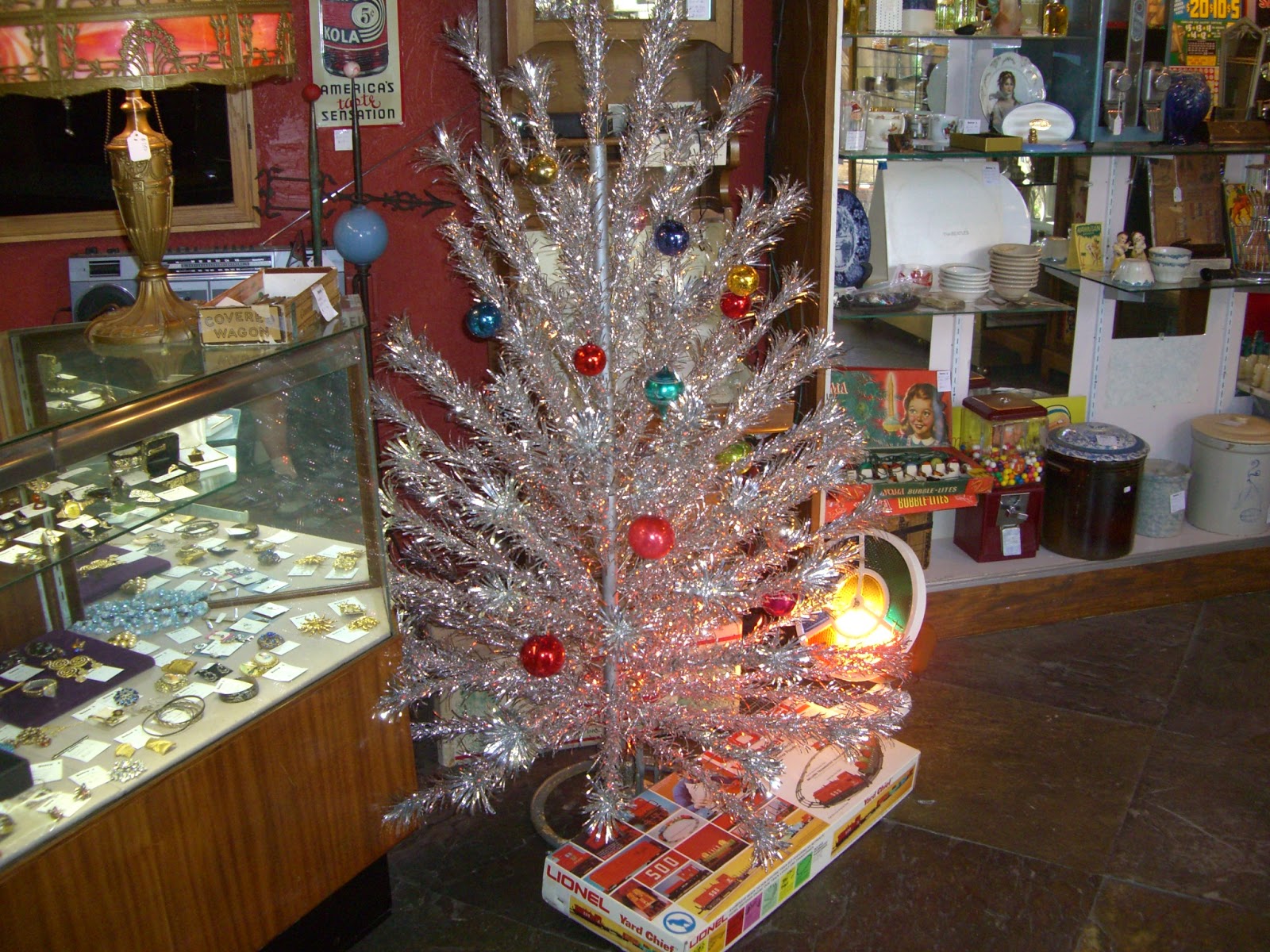 RETRO KIMMER'S BLOG: 19 ALUMINUM VINTAGE CHRISTMAS TREES PART 2!
