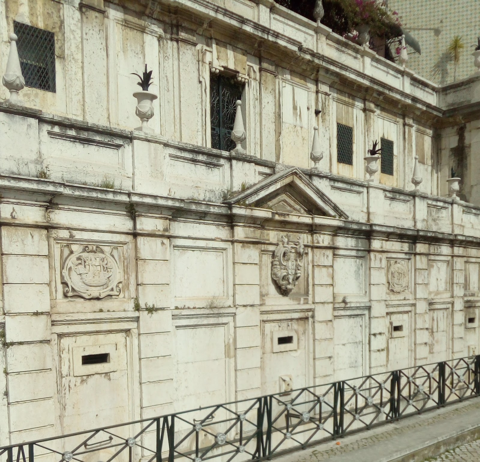 Pedras Silenciosas: Chafariz d´el Rey - Lisboa