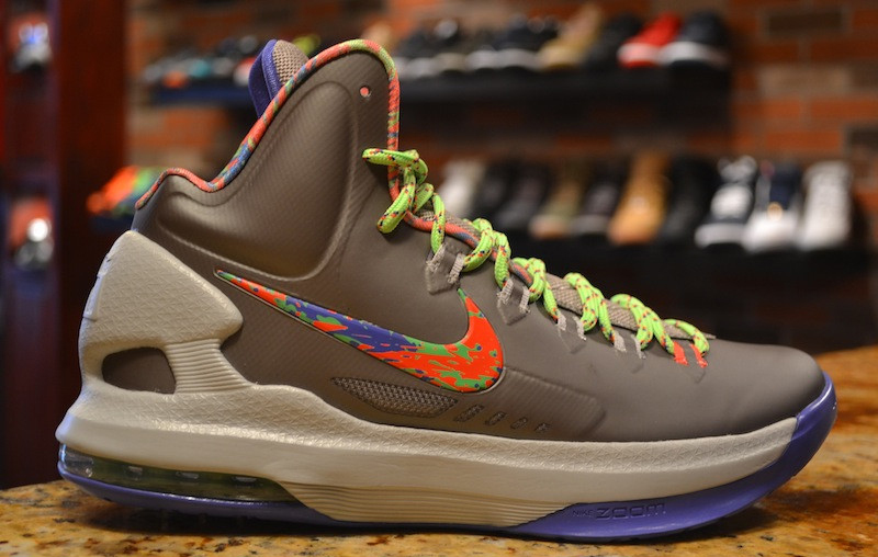 SNKROLOGY: A SOFT SPOT: Nike KD V - New Year's eve "Splatter" release