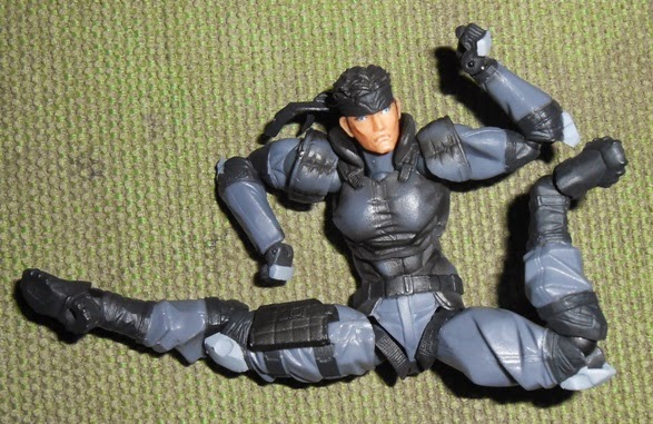 Review: Micro Yamaguchi Revol mini rm-001 Solid Snake