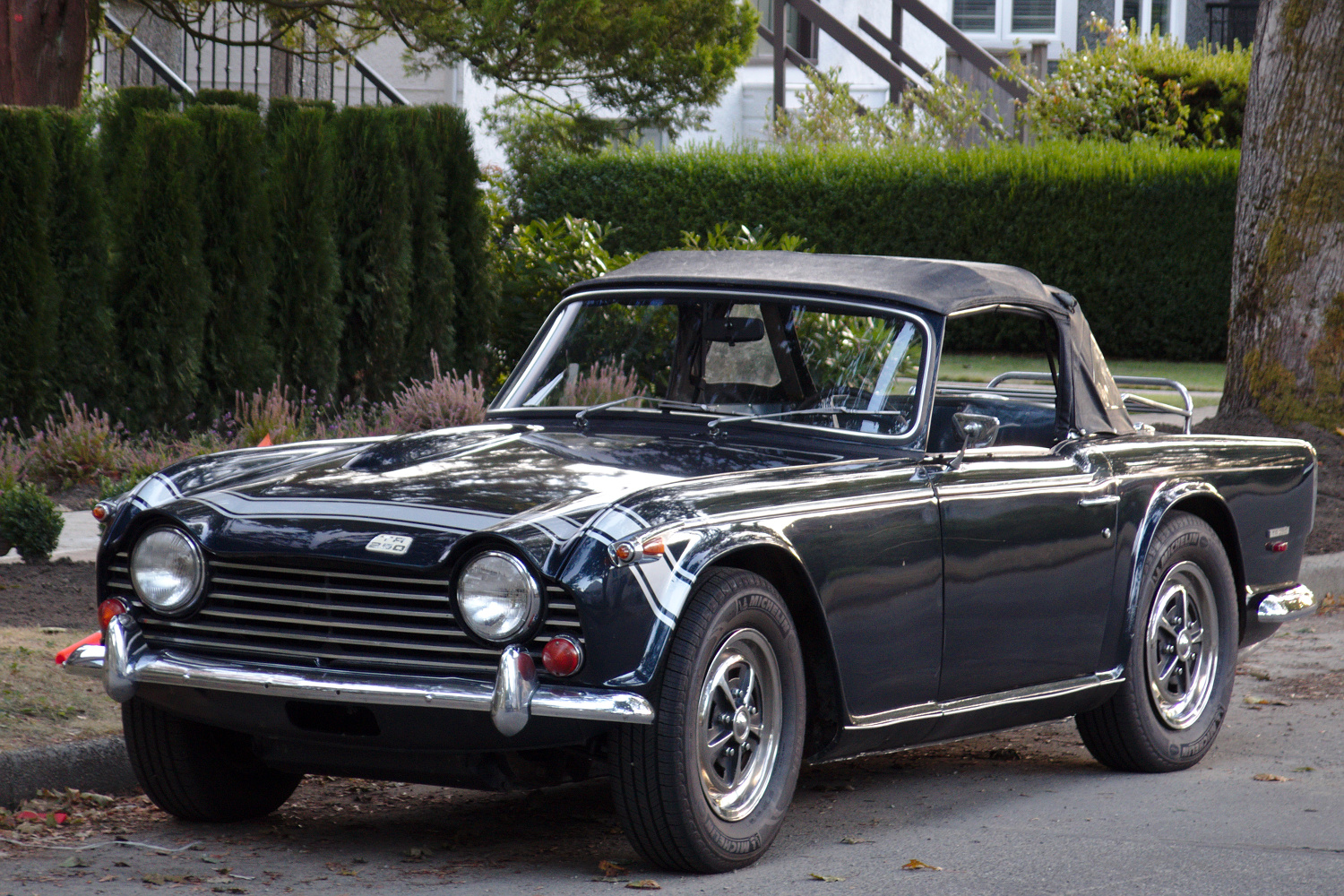 Old Parked Cars Vancouver: 1968 Triumph TR250
