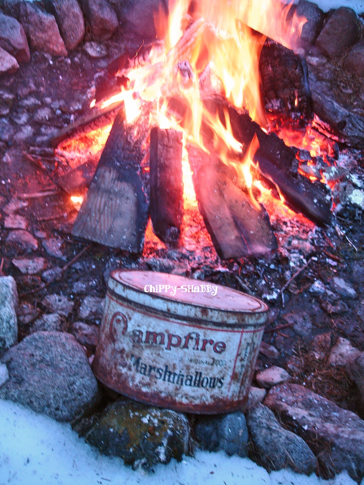 ChiPPy! - SHaBBy!: ViNtaGe Campfire Marshmallow Tin...