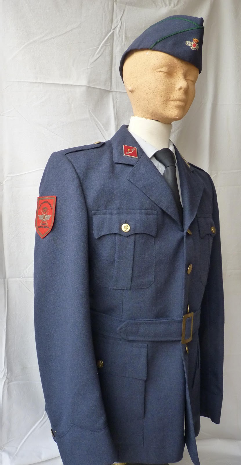MUSEO AVIACIÓN MILITAR ESPAÑOLA: UNIFORME DE PASEO, SOLDADO DEL GCG DEL ...