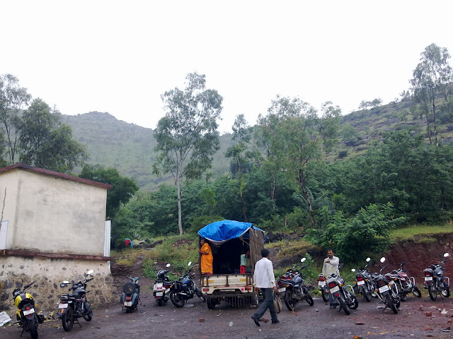 My Picnic Trip around Pune: My picnic trip around Pune - Jejuri Juna ...