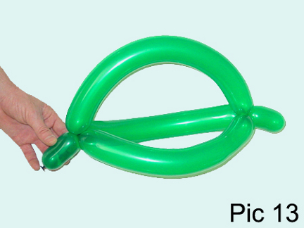 CLASSICAL: Balloon hat