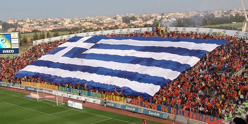 ΕΛΛΗΝΙΚΗ ΣΗΜΑΙΑ VS ΚΥΠΡΙΑΚΗ ΣΗΜΑΙΑ (2) ~ APOEL wall