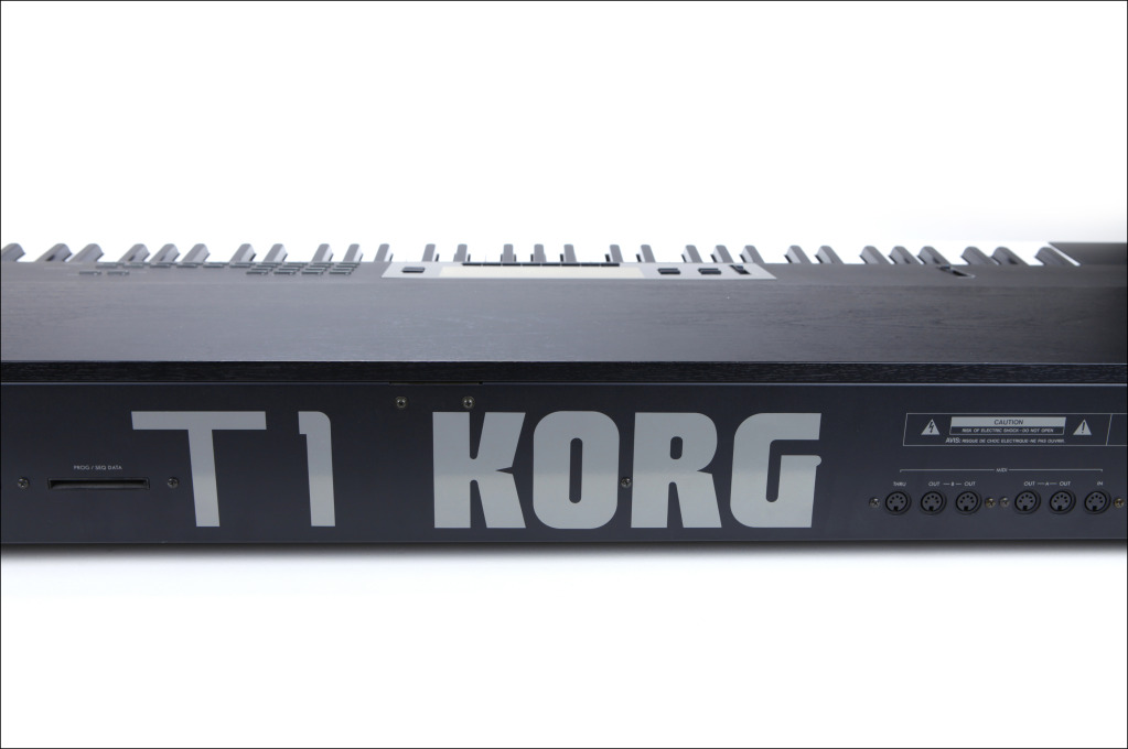 MATRIXSYNTH-B: Korg T1 keyboard workstation SN 004440