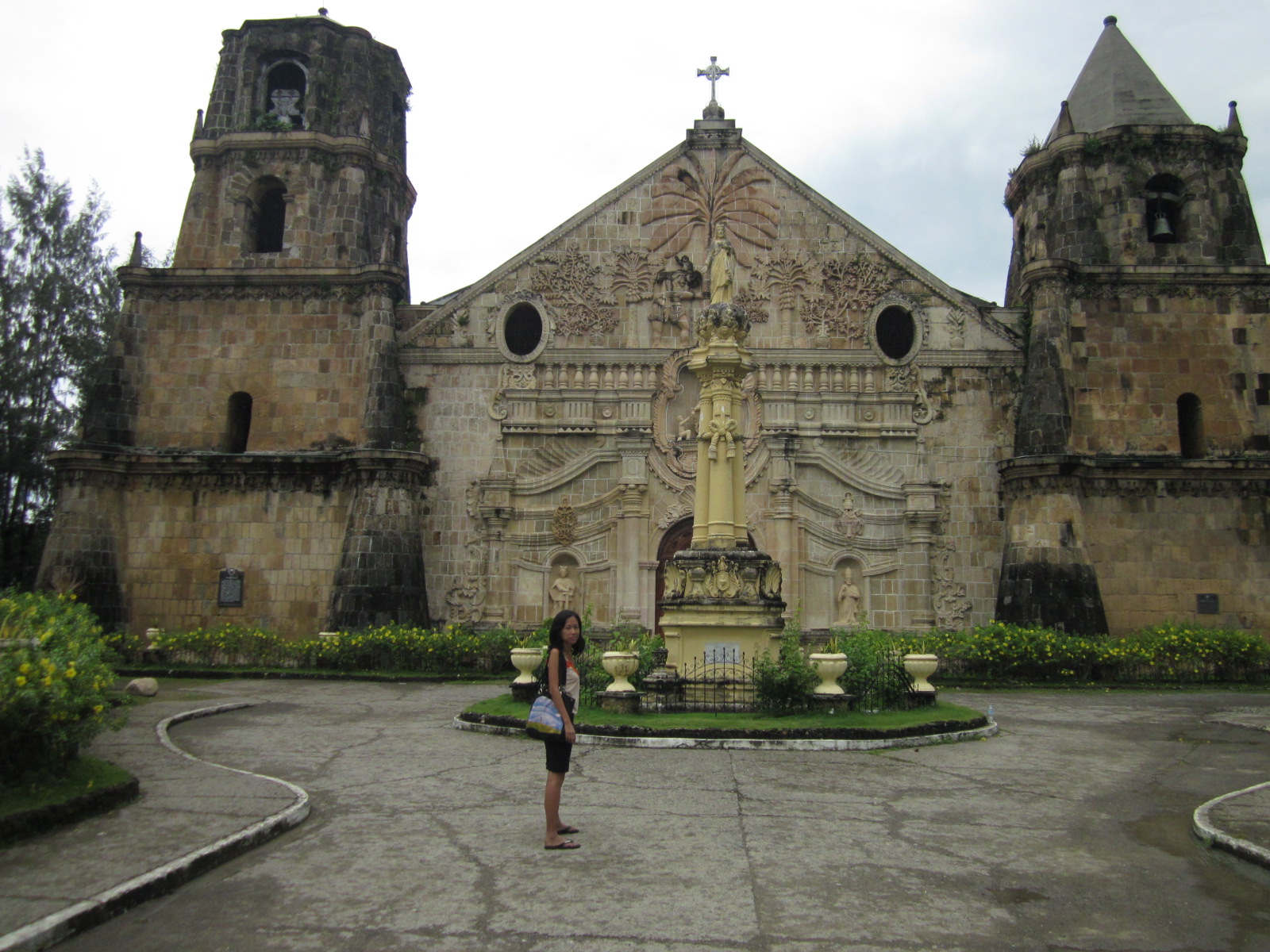 Iloilo Tourist Spots: Where to go, what to do and what to eat