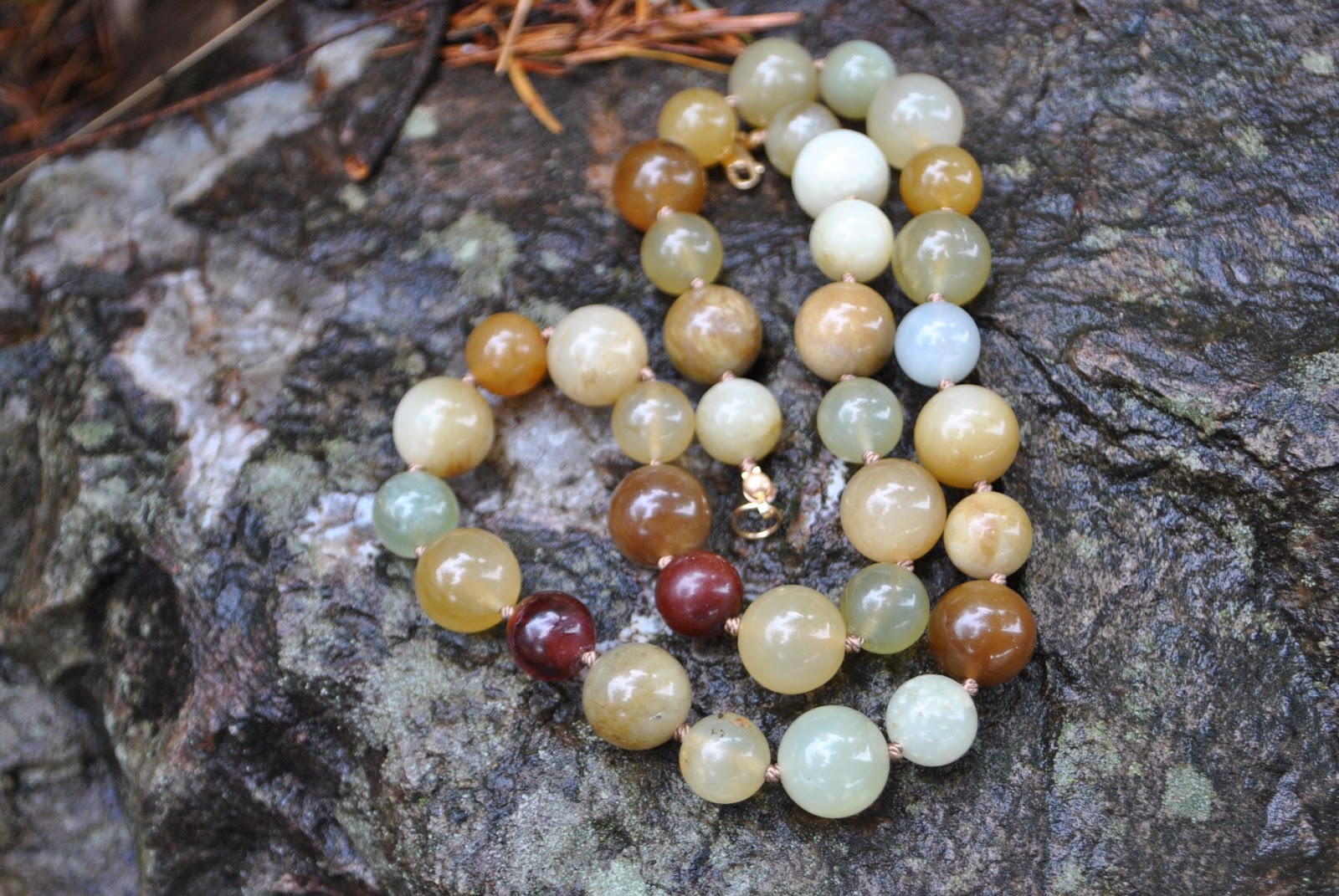 Style begins at Forty: FIND YOURSELF IN A COLOUR: GRAYED JADE