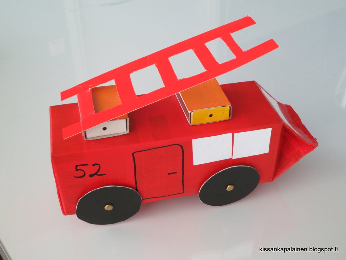 Kissankäpälä: Paloauto askartelu, fire engine craft