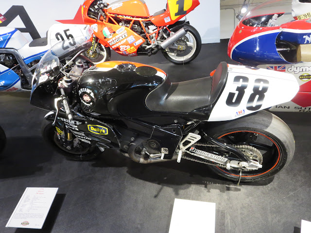 OddBike: Harley-Davidson VR1000 - God's Own Voice