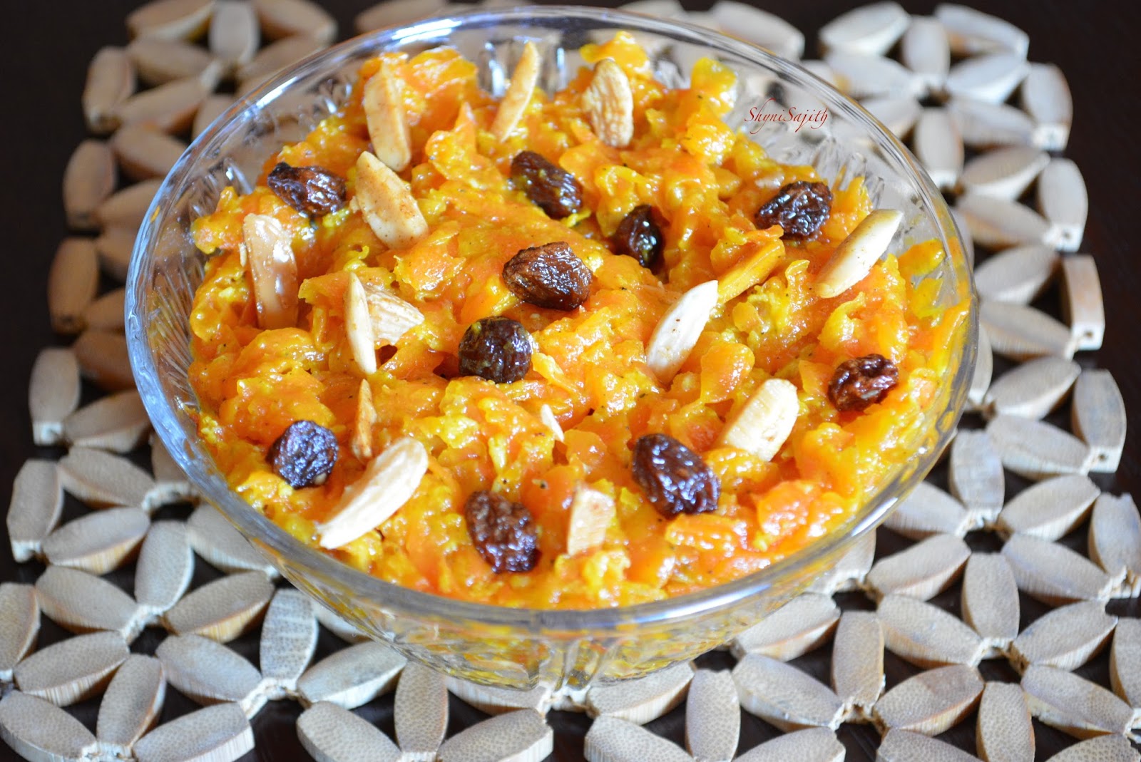 My Cooking Experiments.........: Carrot Halwa (Gajar Halwa)