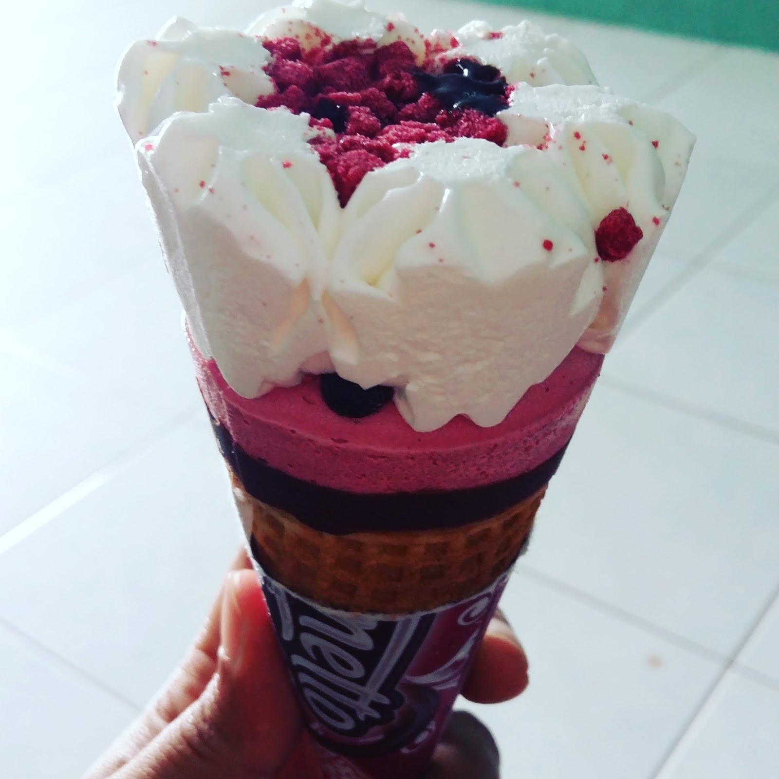 Aiskrim Cornetto - Red Velvet - INILAH REALITI BUKAN FANTASI