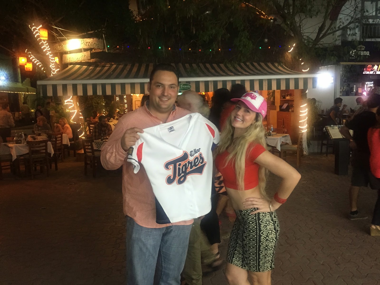 BEISBOL CAMPECHANO: * KARENKA JUANTORENA, MADRINA DE ANIVERSARIO