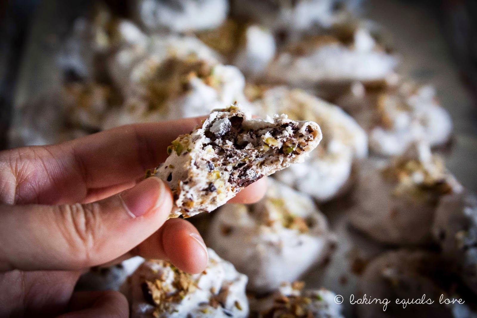 baking = love: Forgotten cookies / Chocolate & pistachio meringue cookies