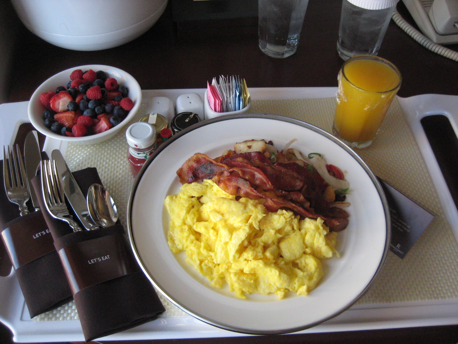 The SLY Foodie: Room Service