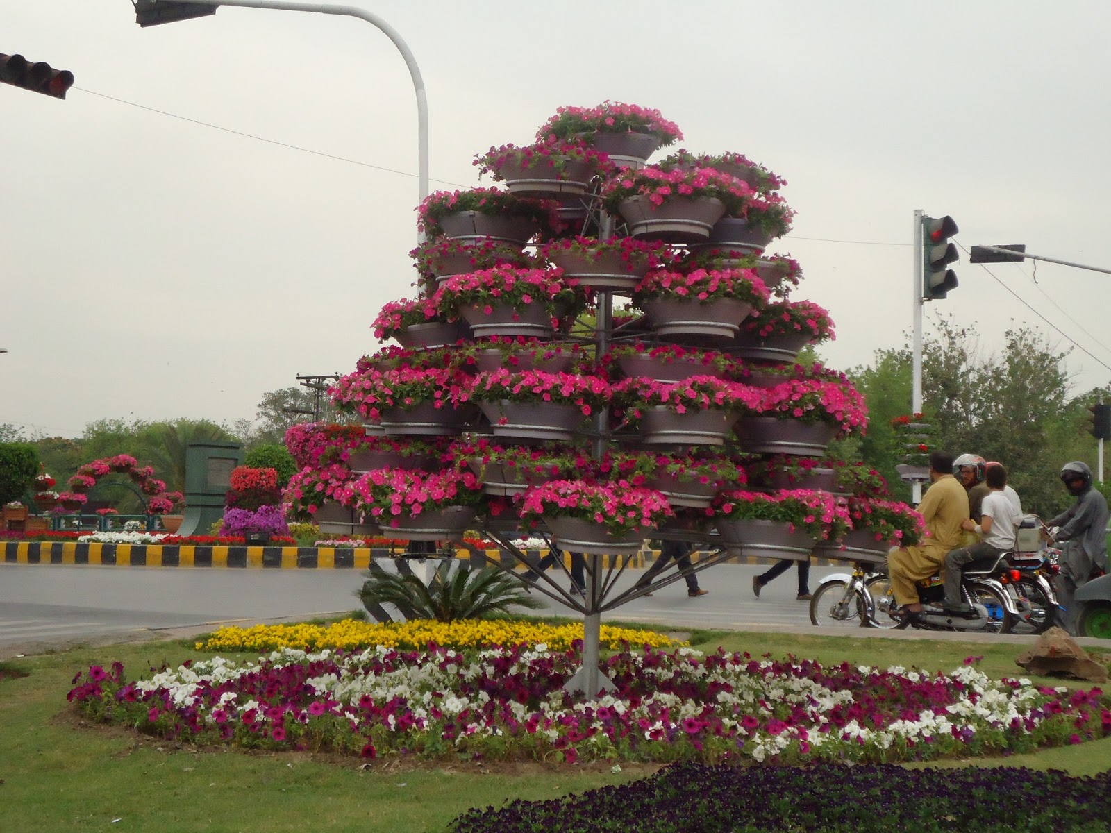 Dream Vacations Guide : Jashn e Bahara Festival - Lahore 2013 Dream Vacations Guide : Jashn e Bahara Festival - Lahore 2013