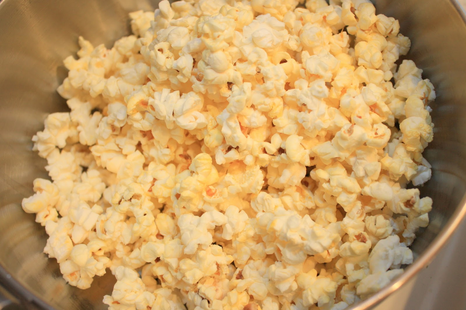 The Bitchin' Kitchin': Salted Caramel Popcorn Pretzel Clusters