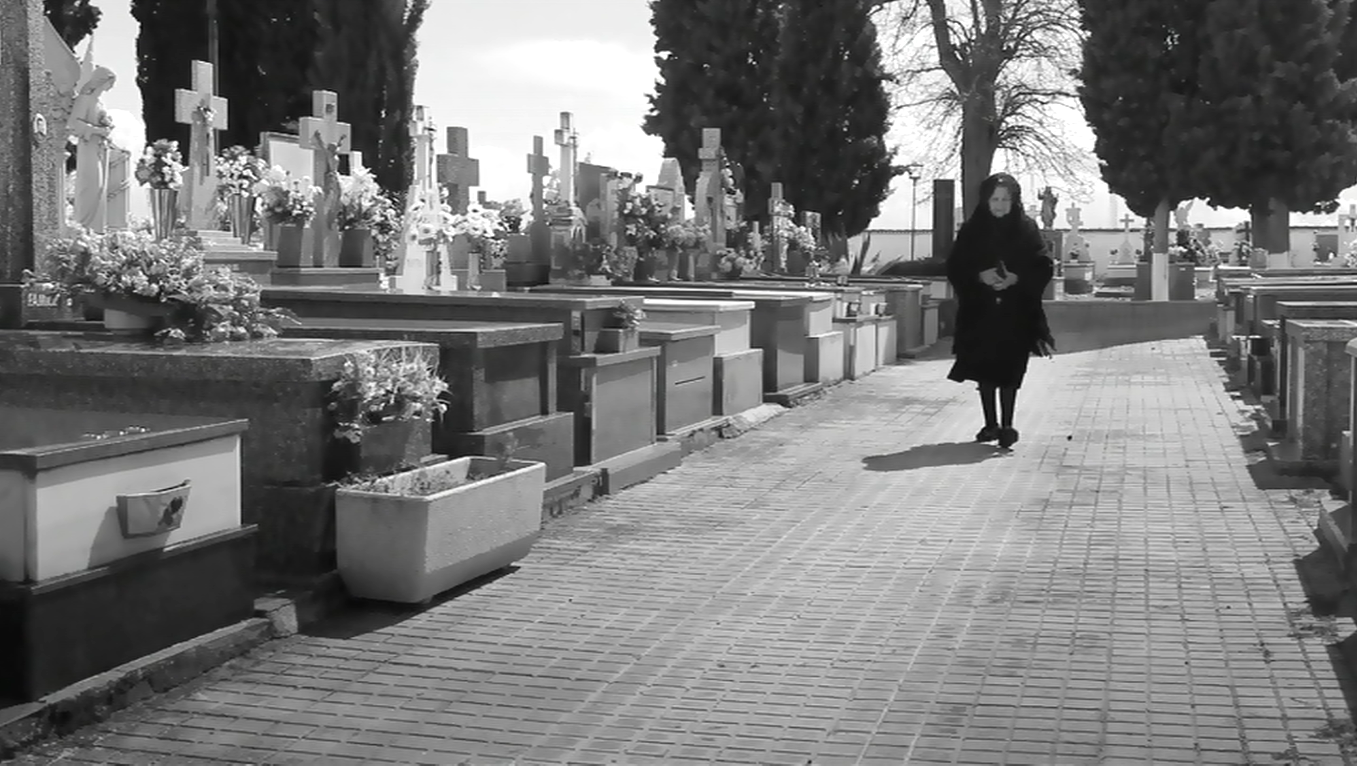 LOS HISTORIADORES: "Polilla la rezadora"