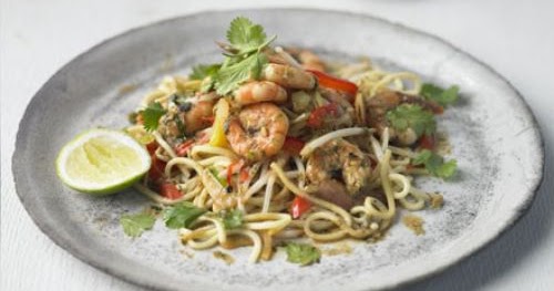 Thai prawn, ginger & spring onion stir-fry ~ SHARING RECIPES