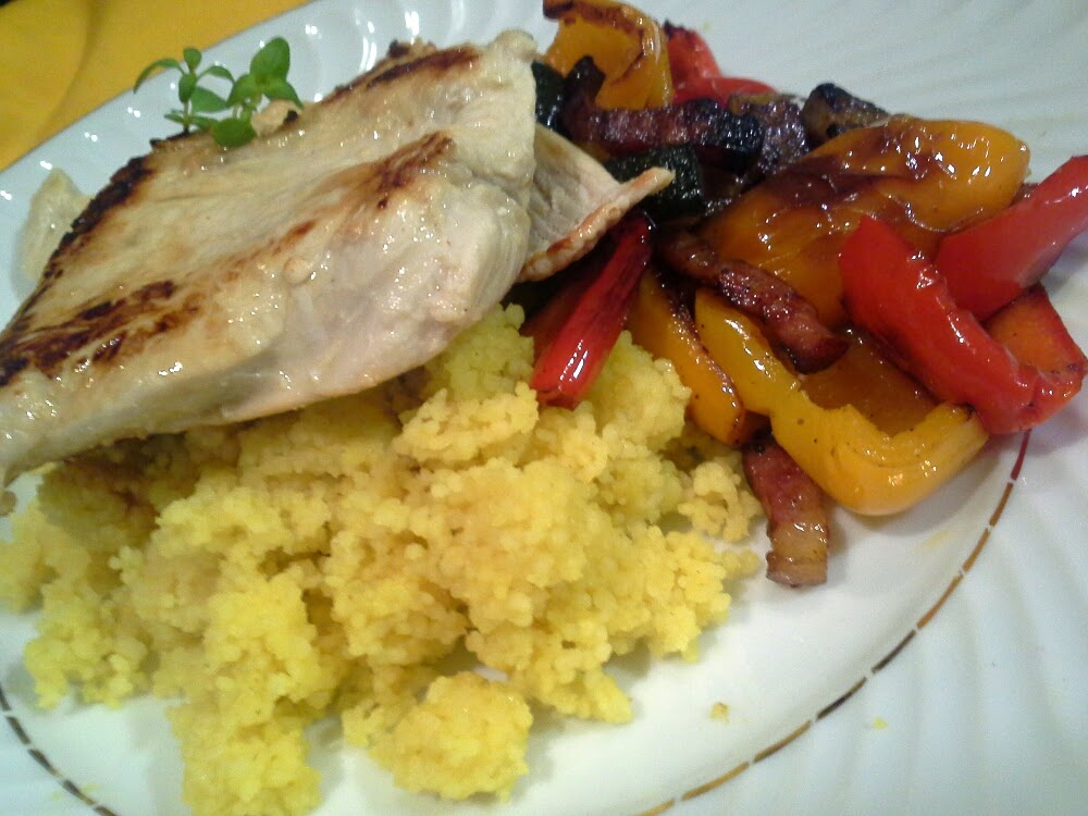 O Pantagruel da Ana: Bife de perú com couscous e pimentos salteados