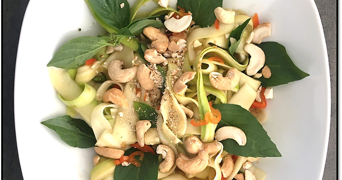 Iz Cooking: Salade de courgettes façon thaï