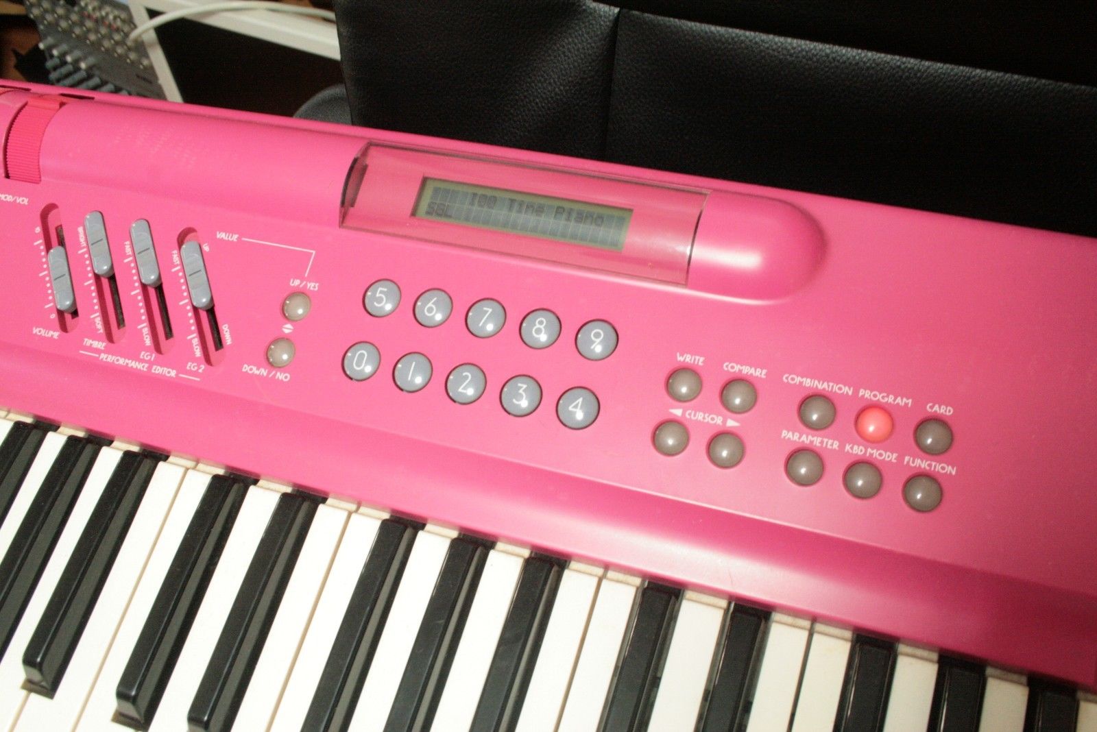 MATRIXSYNTH: Rare Pink KORG 707 COMPACT FM SYNTHESIZER SN 003440