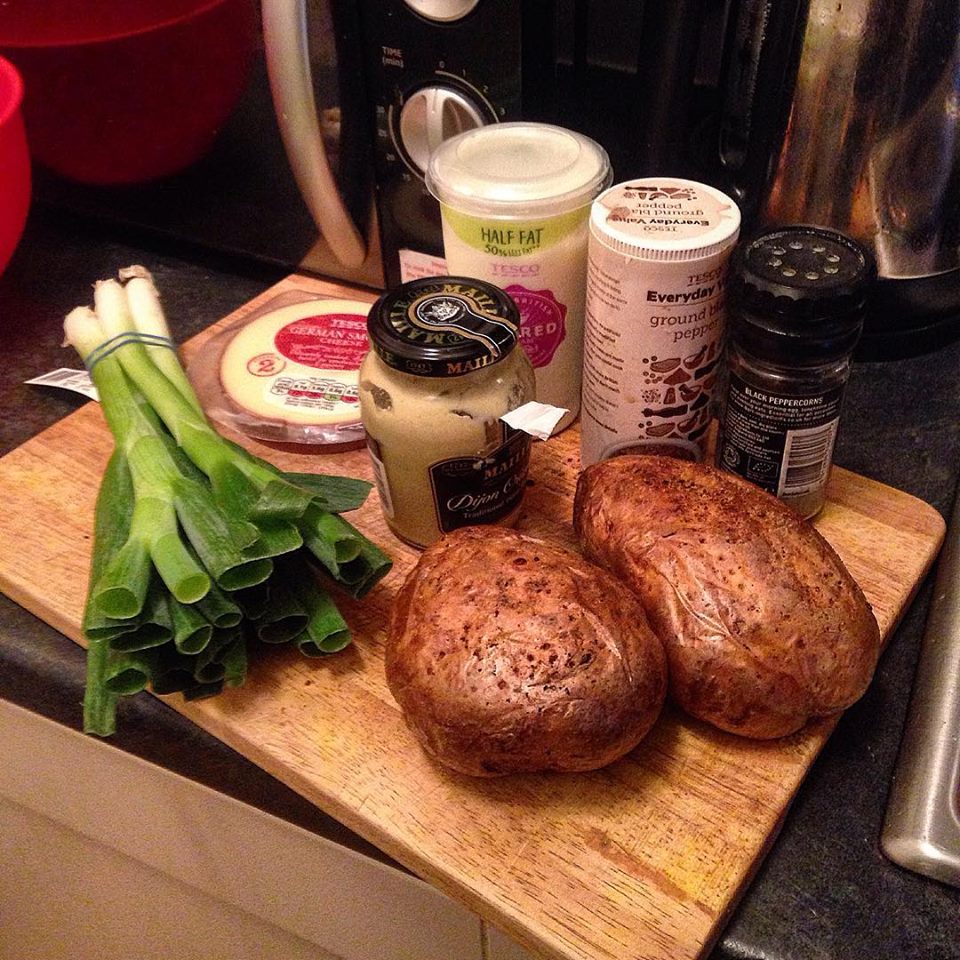 MATTYB BAKES: SMOKY CHEESE AND ONION SPUDS