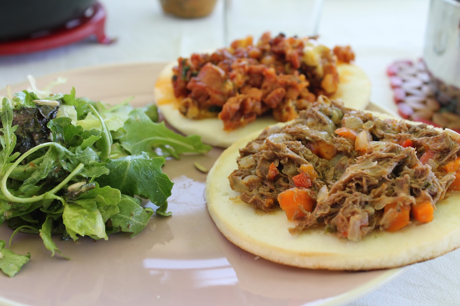 Gastrolamas: Arepas con carne mechada y chorizos estilo latino