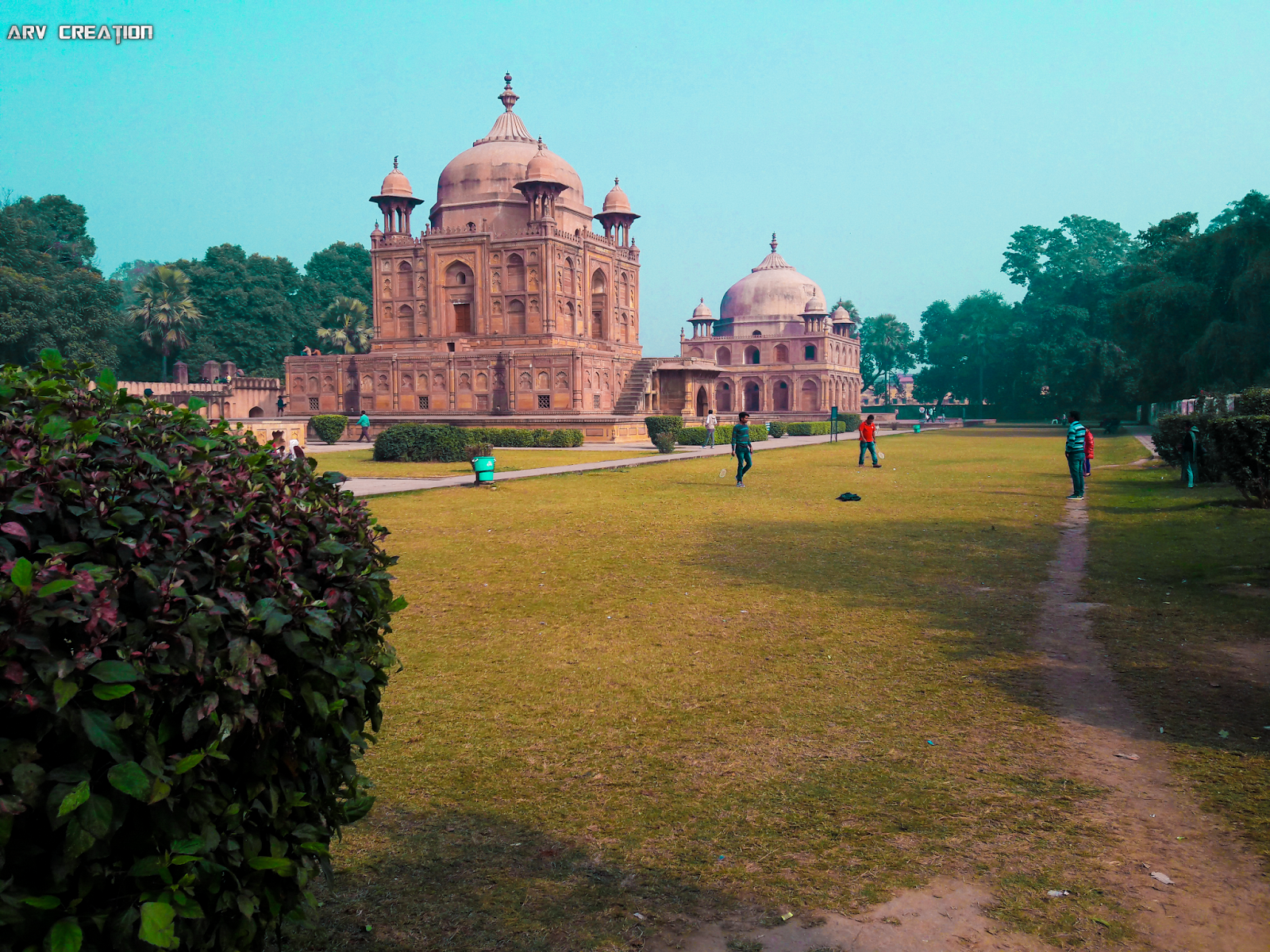 HISTORICAL PLACE KHUSHRU BAGH IN ALLAHABAD