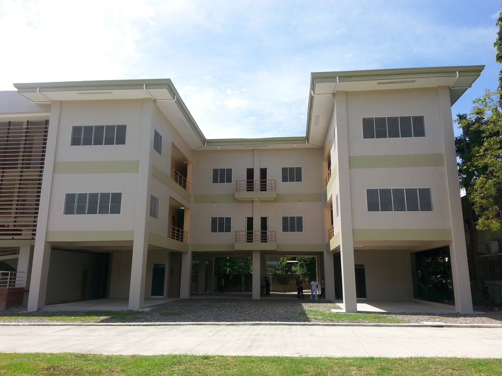 USPian Alumni Newsletter: USPians witness blessing of the New USPF ...