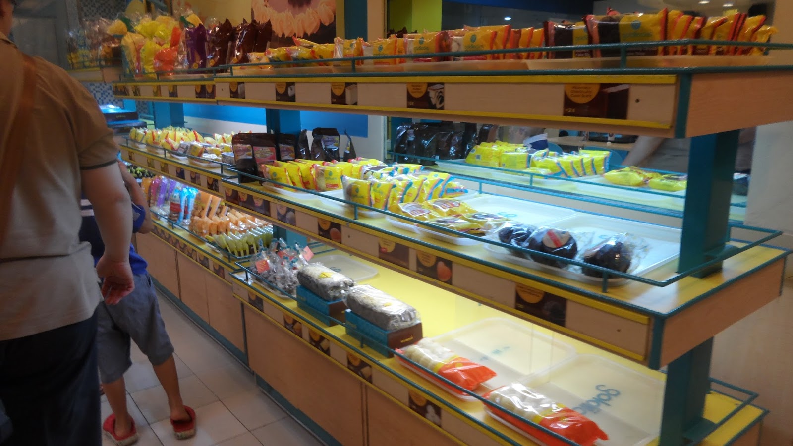 Interesting Corner of Me : Manila Food 2015: Robinson Place: Goldilocks