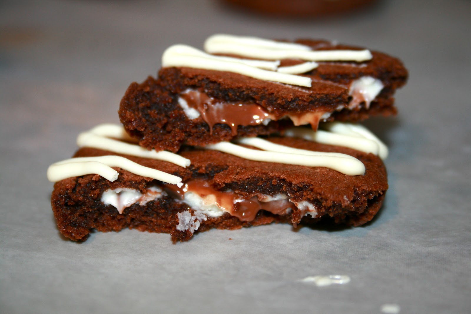 sugar & spice: Hugs Chocolate Cookies