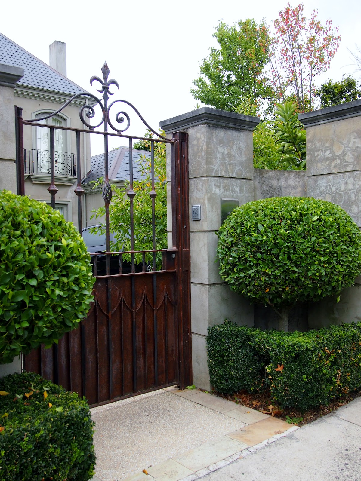 beautiful south: Fairytale gates