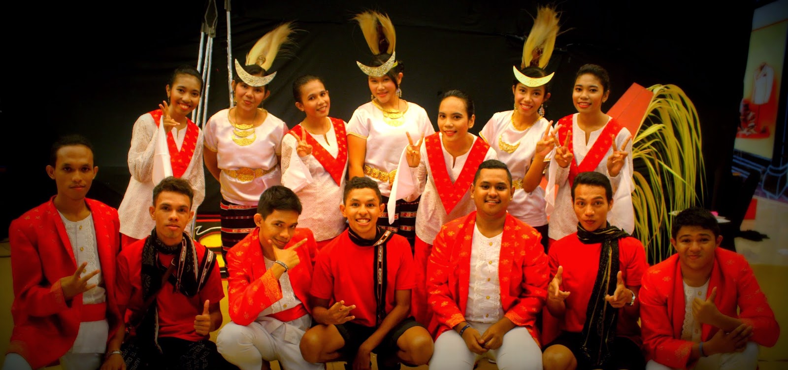 Tarian Maluku Di Bulan Seni Budaya 2015 - tahuribabunyi
