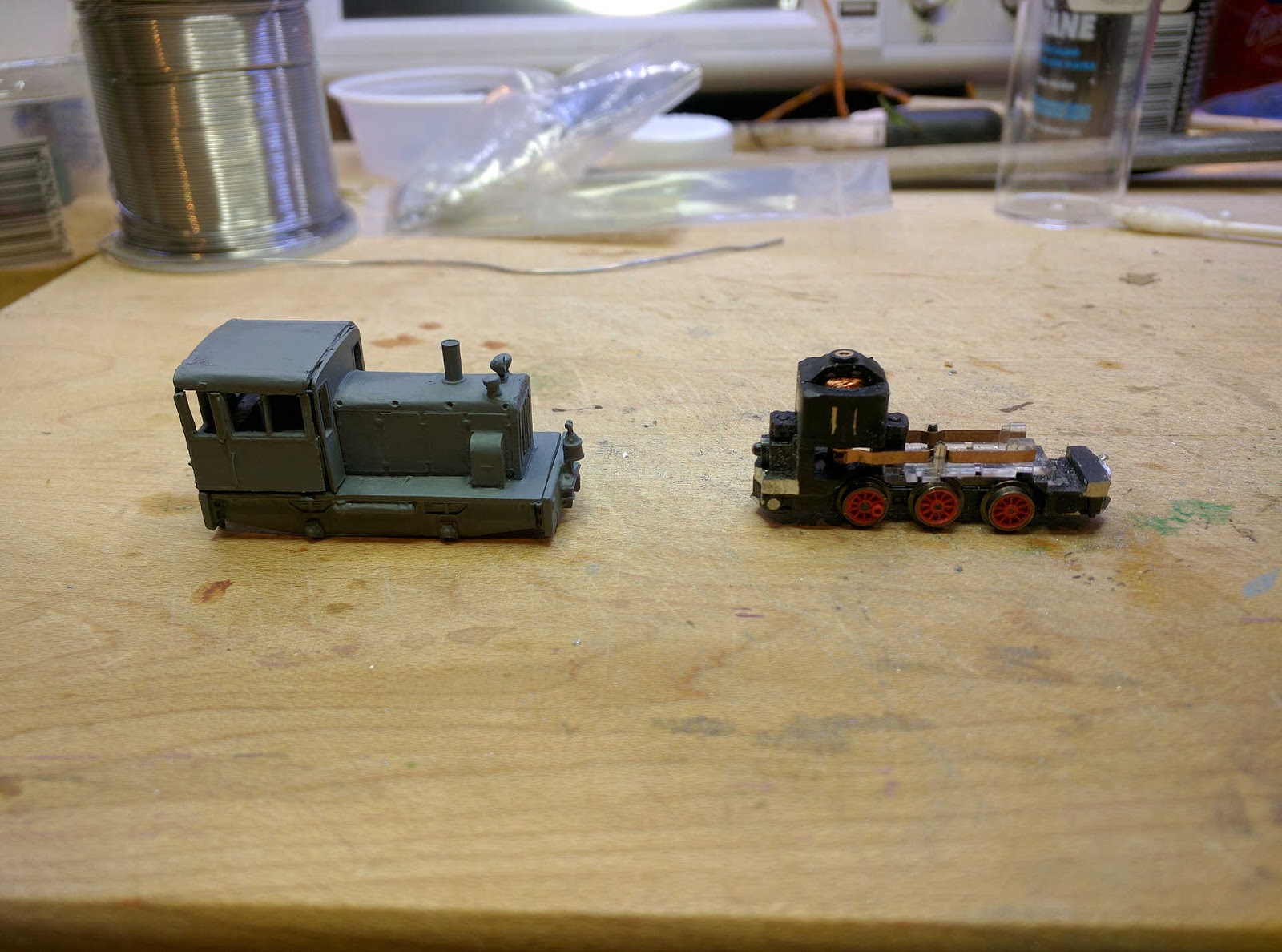 Deux réseaux modulaires en N: Diorama forestier: locomotive diesel Nn3