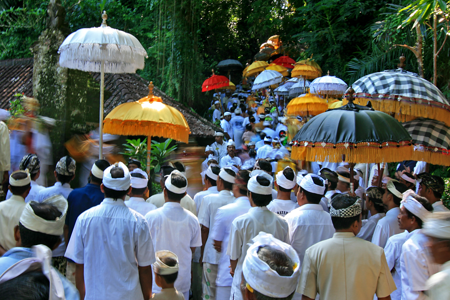 Bali Packers: Balinese Temple Ceremony