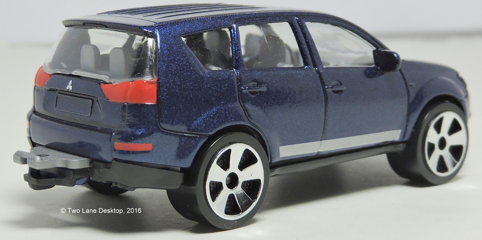 Majorette Lexus RX400h, Mitsubishi Outlander, and Toyota Tercel 4WD wagon