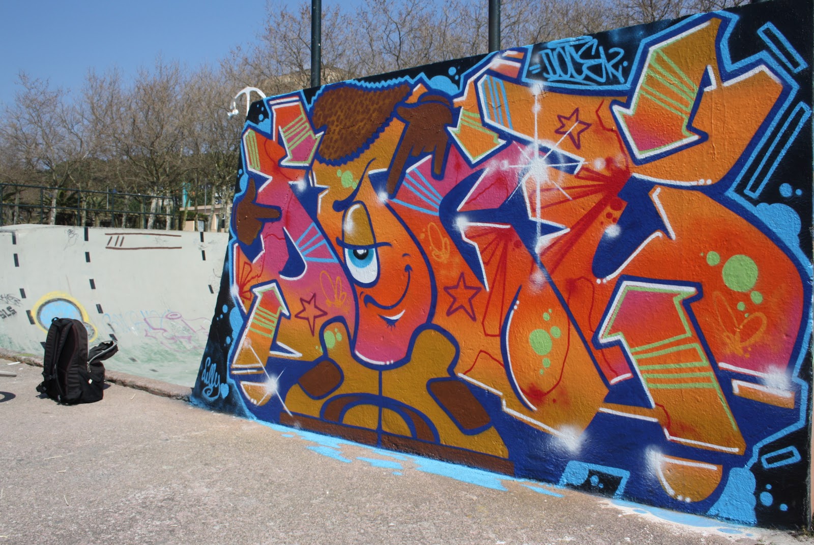 DOCE12: Graffiti,sol,playa....