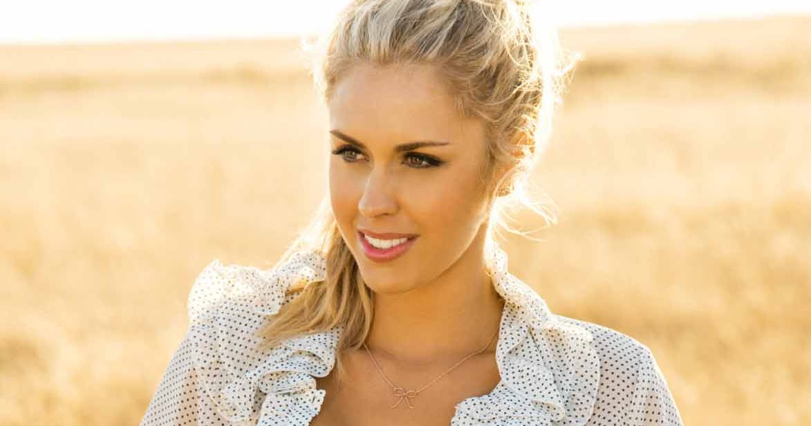 Kayla Rae Reid Mini Bio Life In Bangladesh